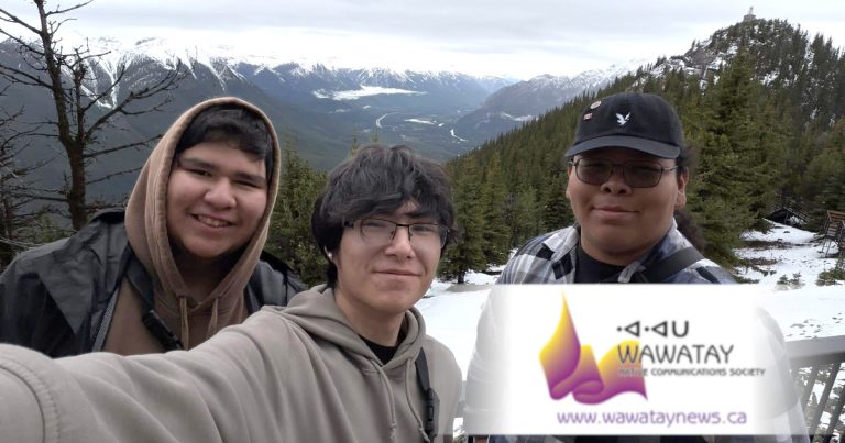 :: Wawatay News :: Celebrating Graduates In Attawapiskat – Under The ...